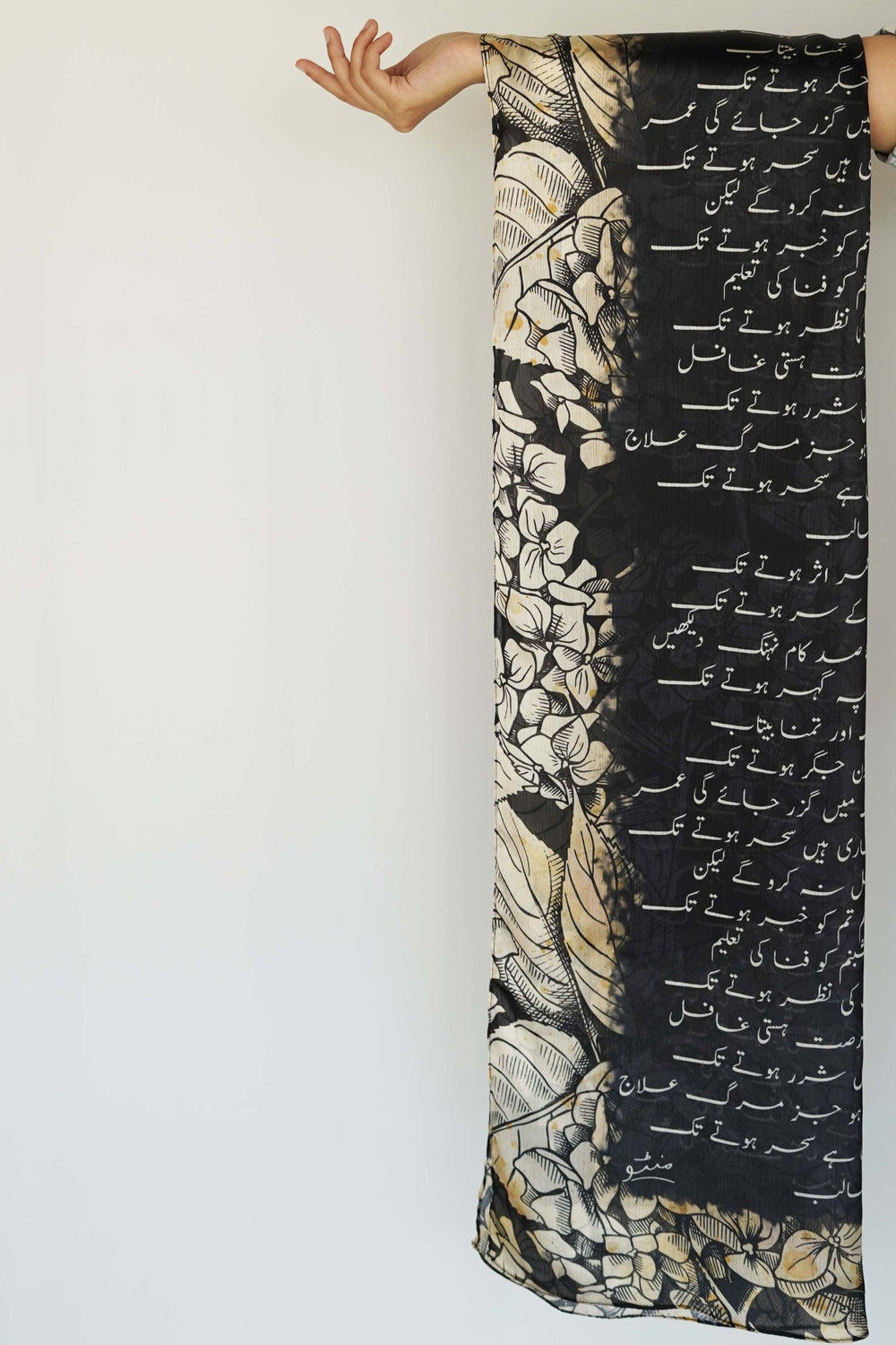 Shop Scarves For Women In Pakistan | Manto