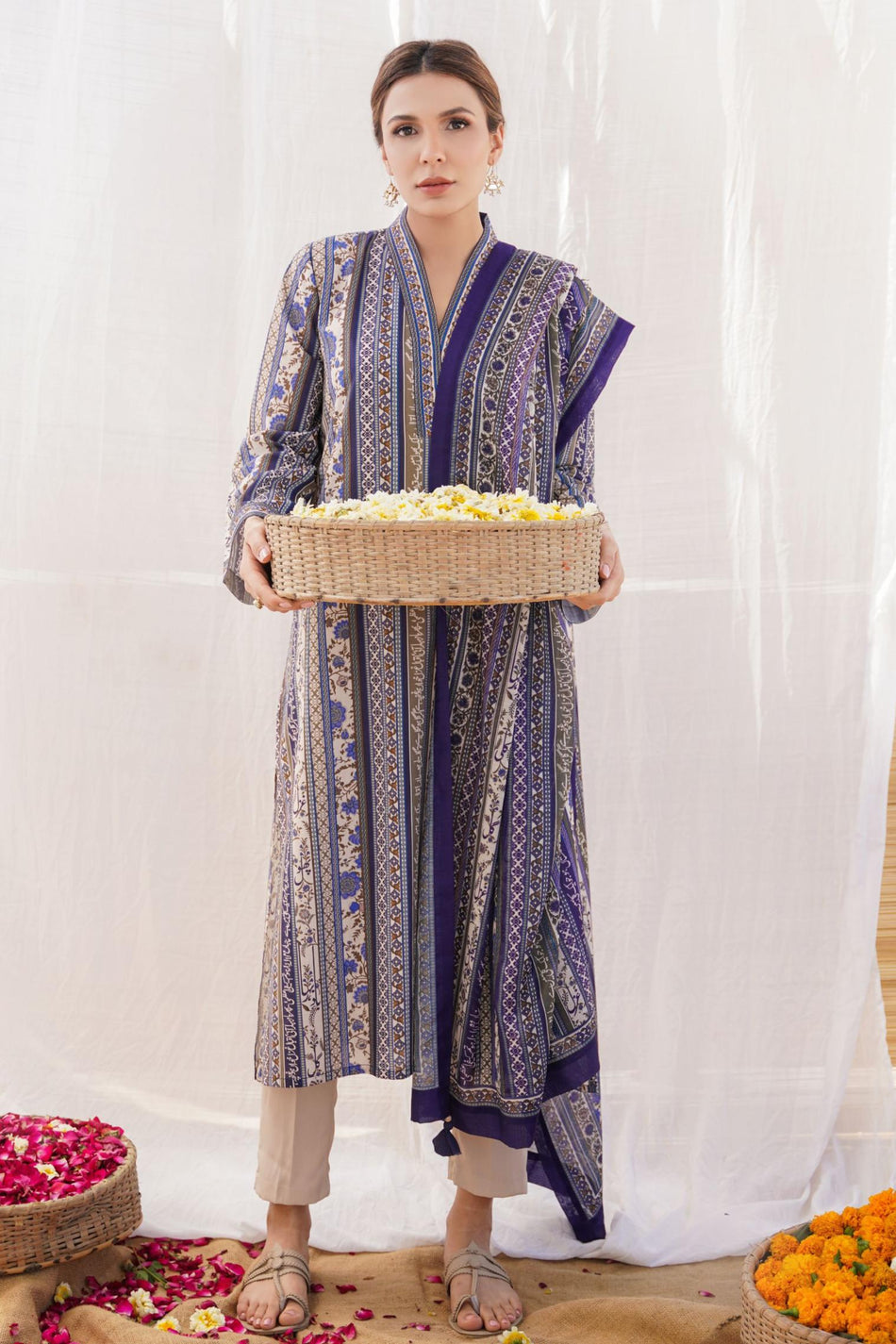 Dupattas For Women Online In Pakistan | Manto