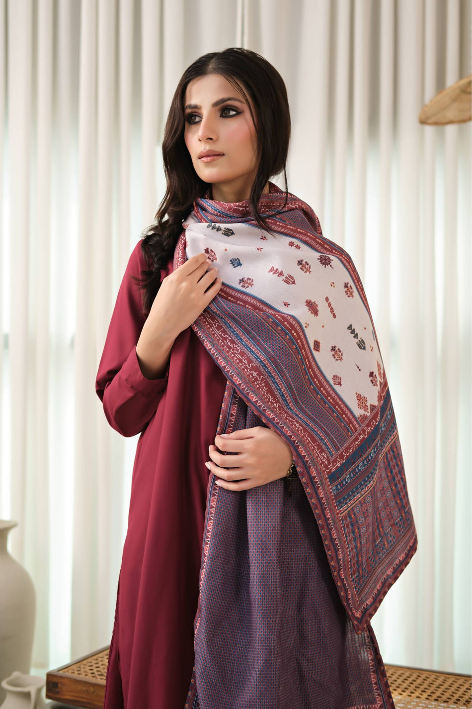 Aghaaz Stole - Maroon & Blue – Manto