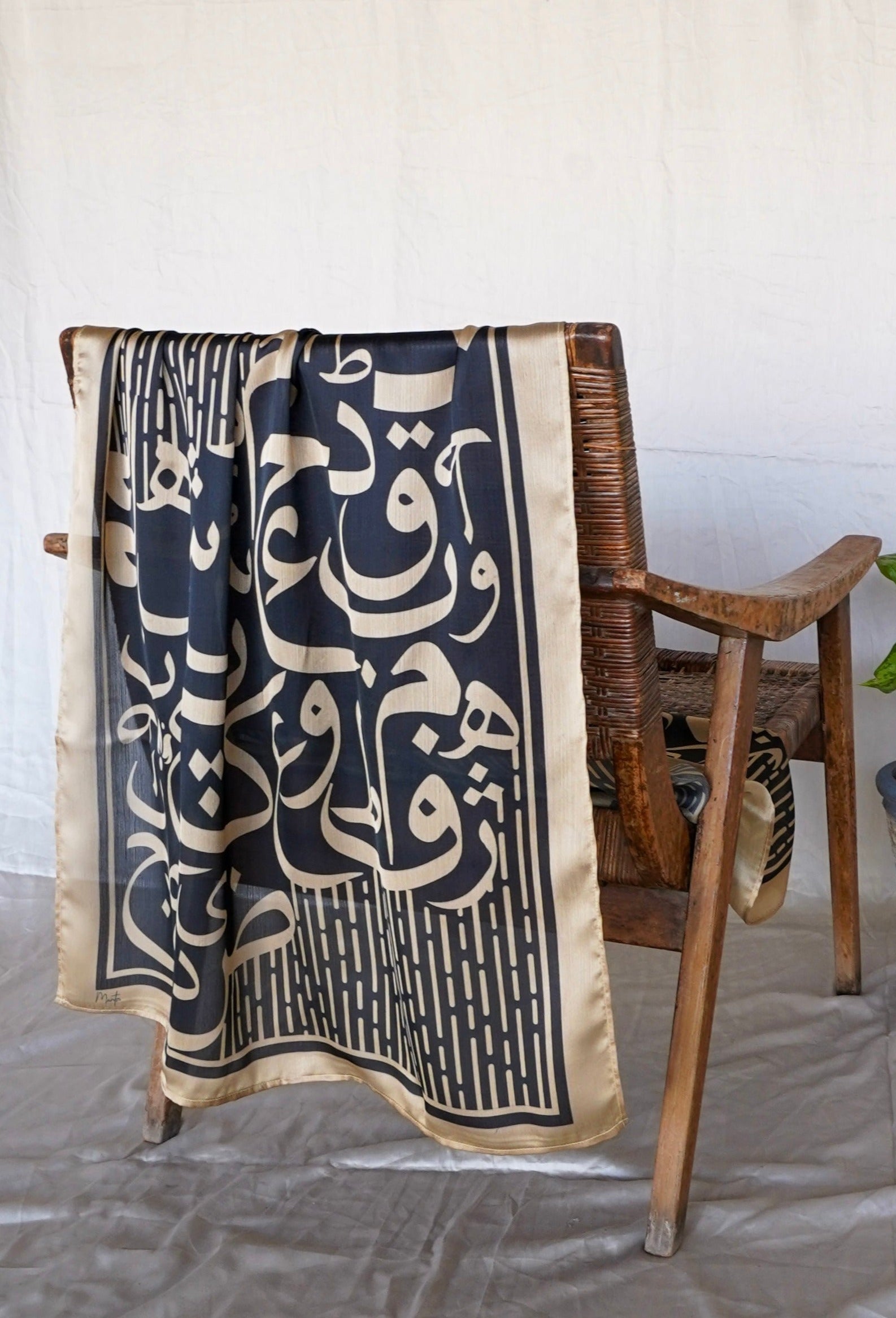 Huroof Scarf - Black – Manto