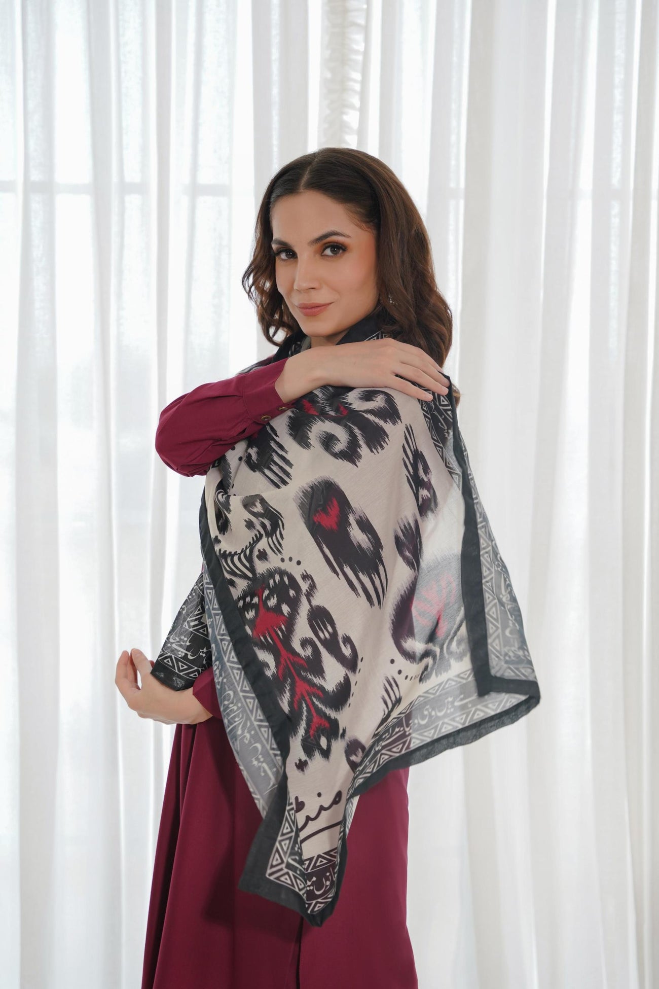 Shop Scarves For Women In Pakistan | Manto