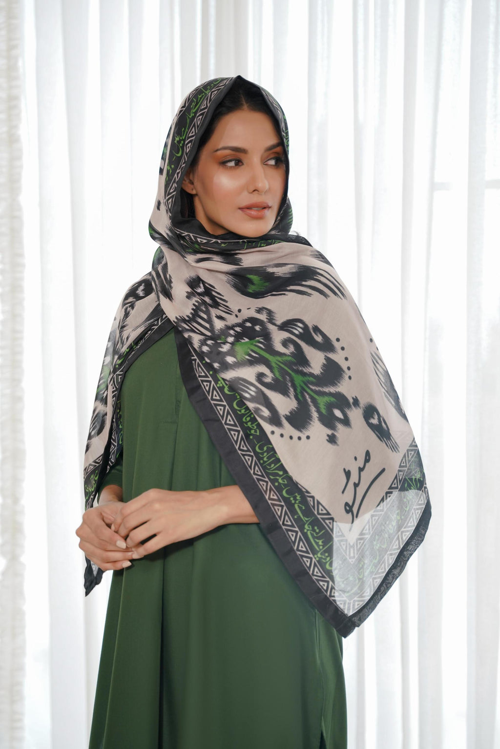 Dastoor Scarf - Black & Green – Manto